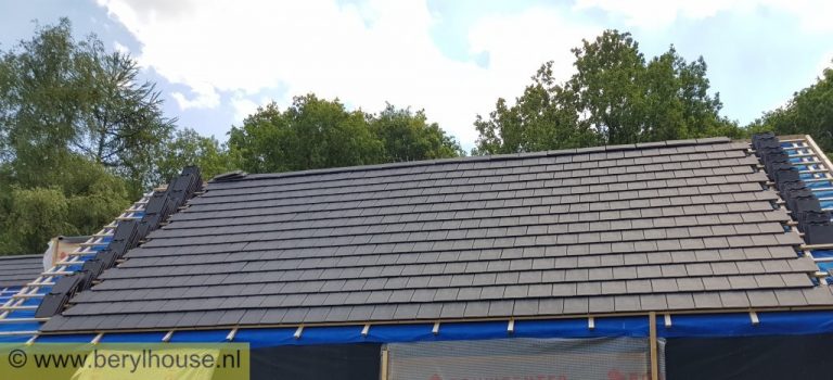 Dakpannen antraciet rustiek VLAKKE DAKPAN 20,5 (per m2) – Beryl House